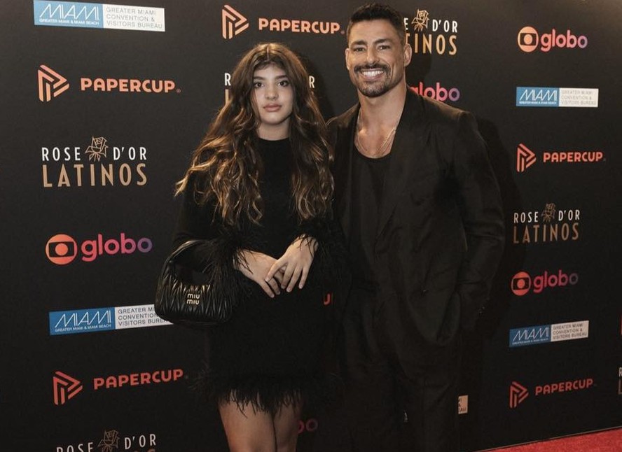 Cauã Reymond posa com a filha, Sofia, em evento em Miami: 'Muito orgulhoso'