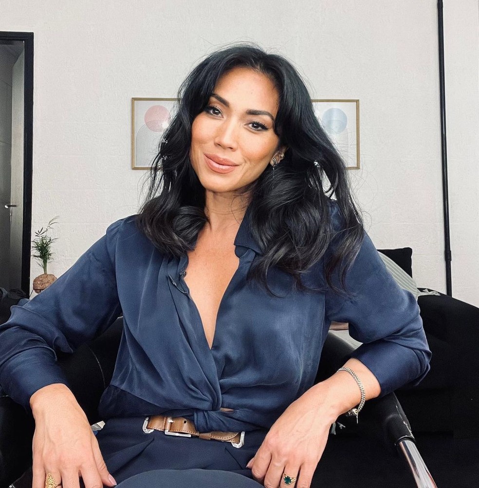 Danni Suzuki mostra os bastidores da pós-graduação: 'Amando'