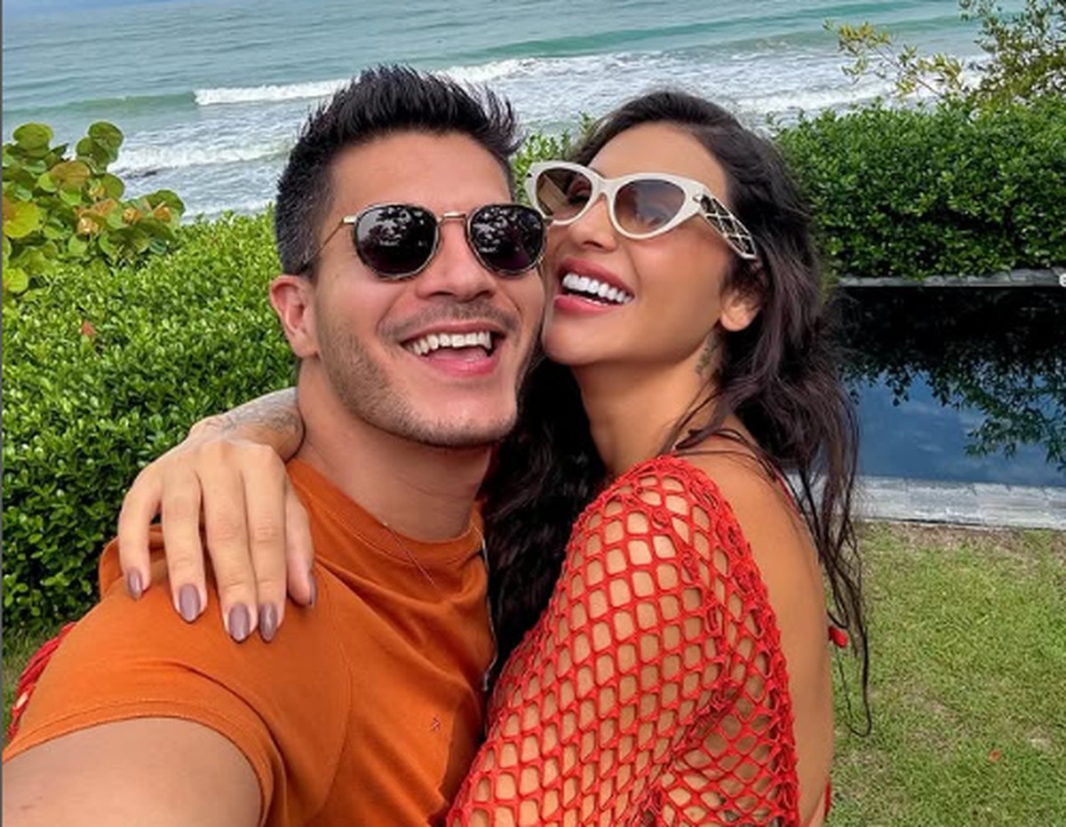 Arthur Aguiar curte viagem para o Ceará com Jhenny Santucci: 'Só nós dois'