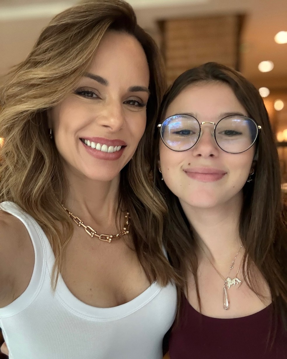 Ana Furtado celebra 51 anos em festa intimista ao lado da família