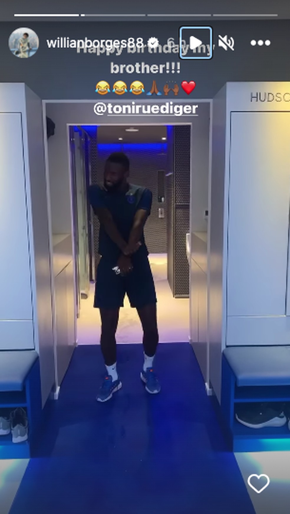 Brasileiros e astros do futebol europeu celebram 30 anos de Rüdiger