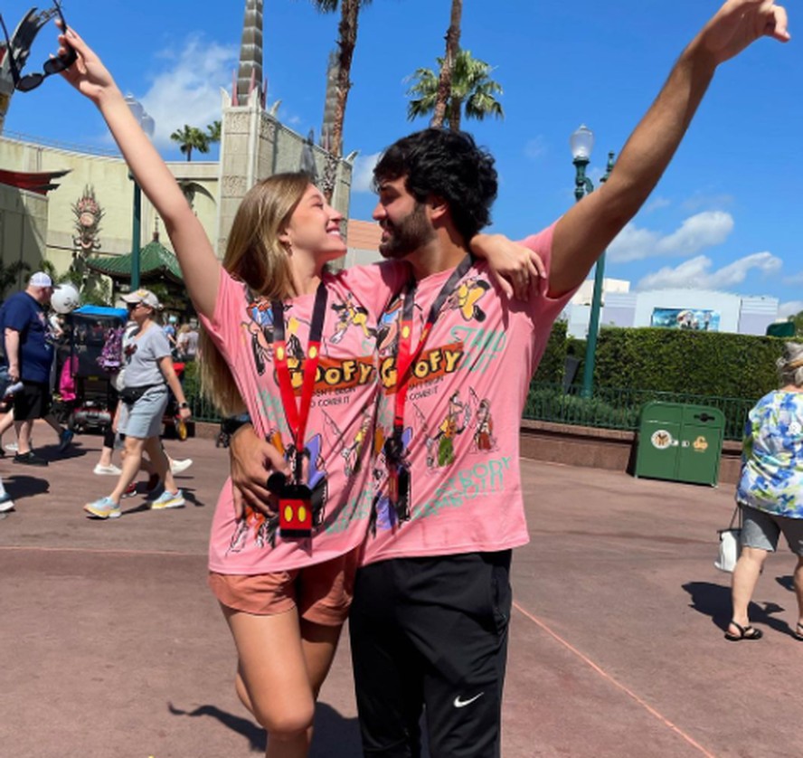 Duda Reis abre álbum de viagem para Disney com namorado: 'Par de jarro'