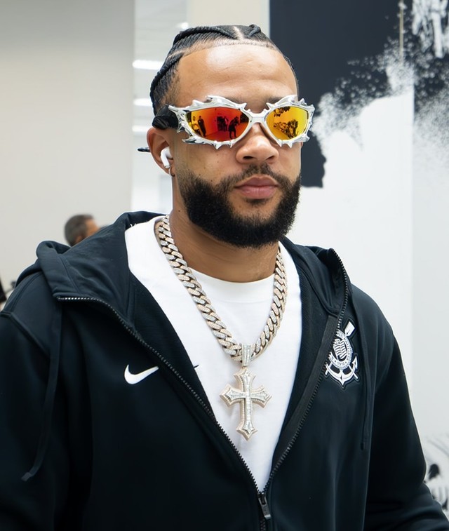 Como é a vida de Memphis Depay no Brasil: samba, churrasco e gols no ...