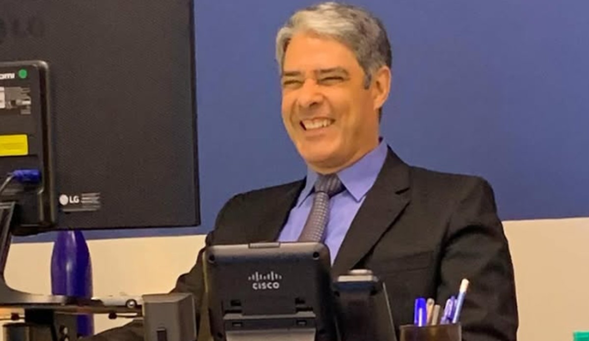 Natasha Dantas homenageia William Bonner: 'O boa noite da minha juventude'