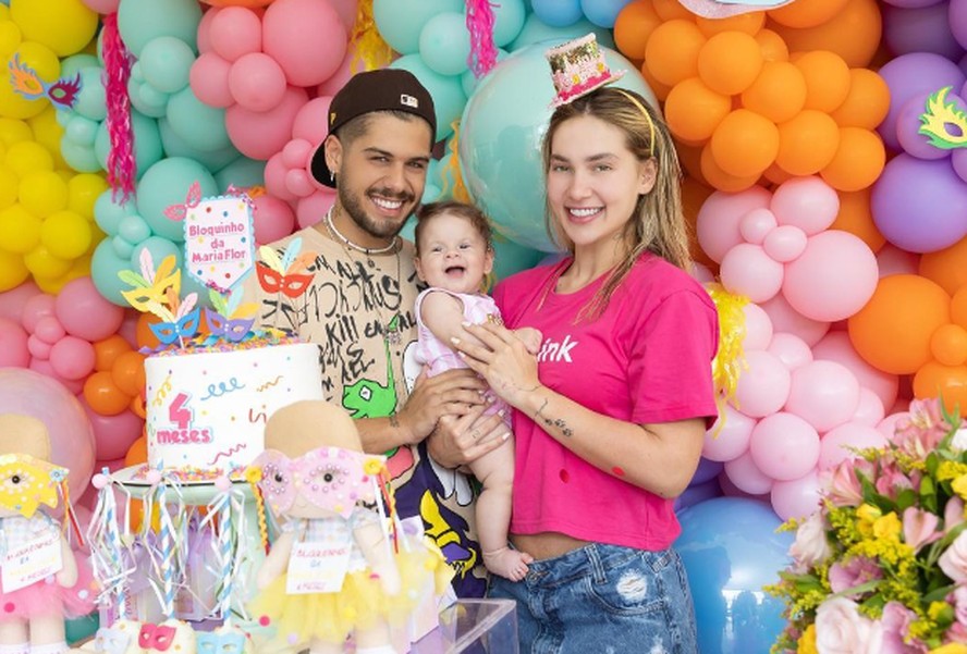 Zé Felipe celebra 4 meses da filha caçula, Maria Flor: 'A gente ama demais'
