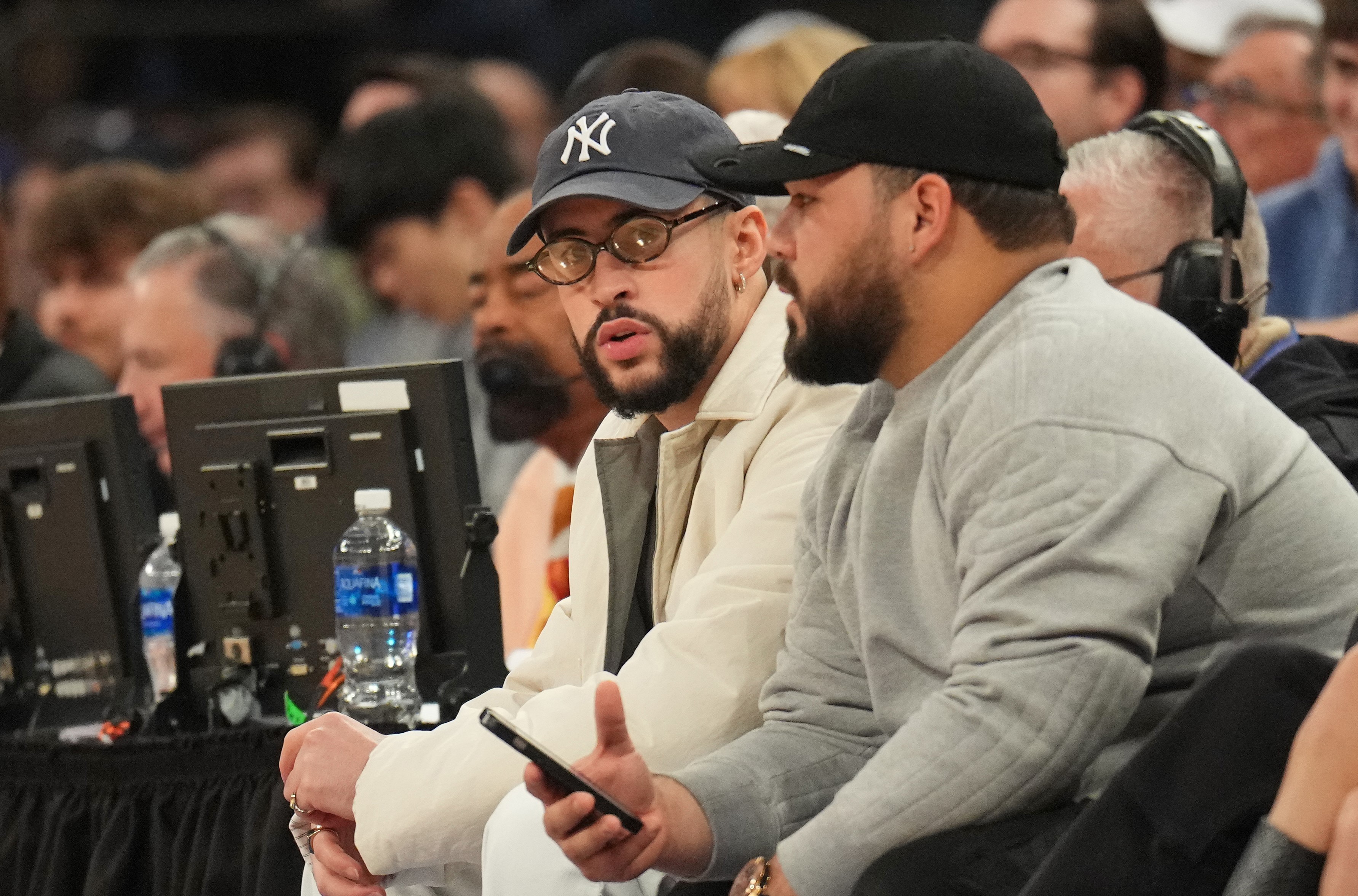 10 bonés estilosos para ter no armário ou dar de presente