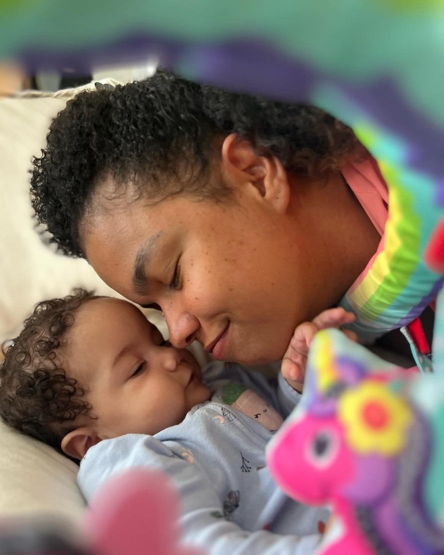 Jennifer Nascimento mostra novas fotos da filha e encanta: 'perfeição'