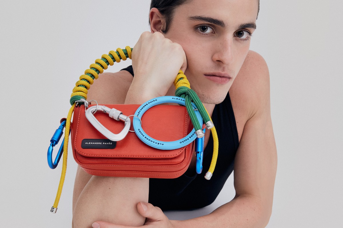 Alexandre Pavão: marca paulista faz sucesso com bolsas e acessórios ...