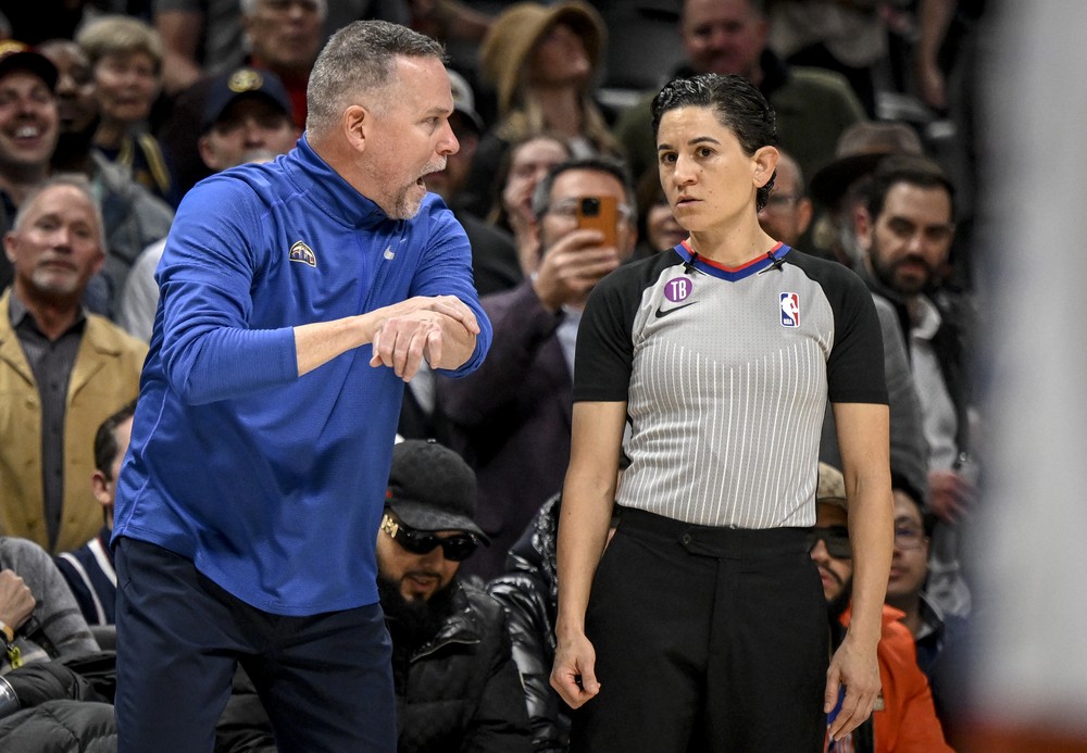 NBA: liga apresenta pessoa trans não-binária na equipe de juízes pela ...