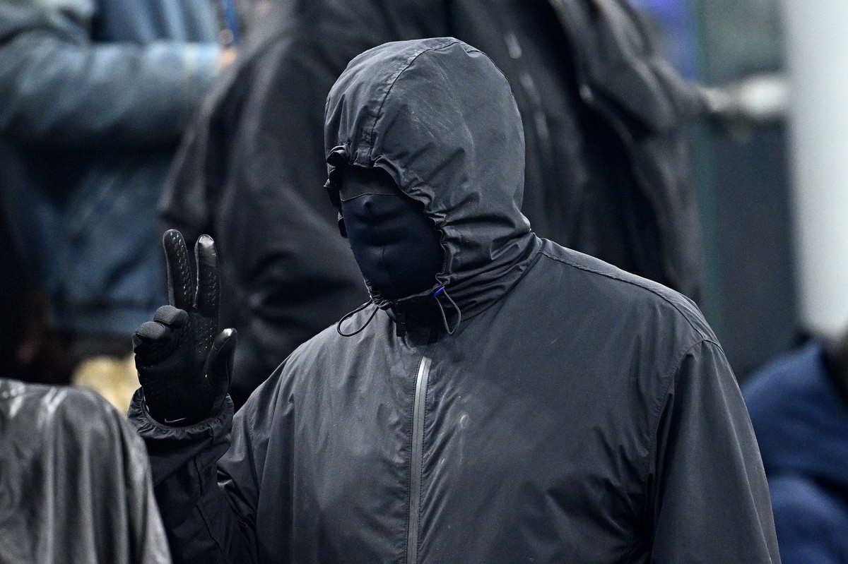 Kanye West marca presença em jogo da Liga dos Campeões entre Inter de ...
