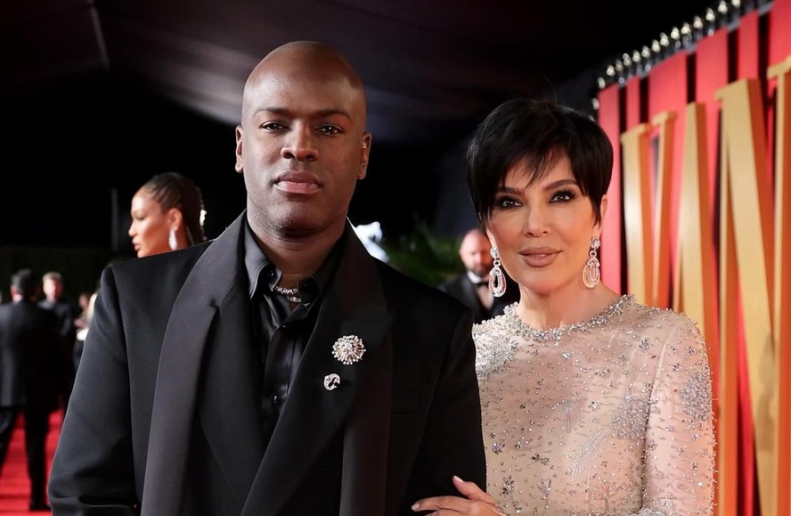 Aos 68 anos, Kris Jenner impressiona com 'aparência' ao lado de ...