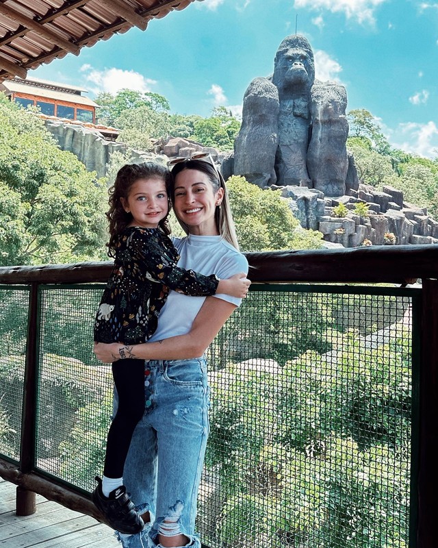 Tamy Contro mostra diversão com os filhos em parque: 'Domingo de aventuras'