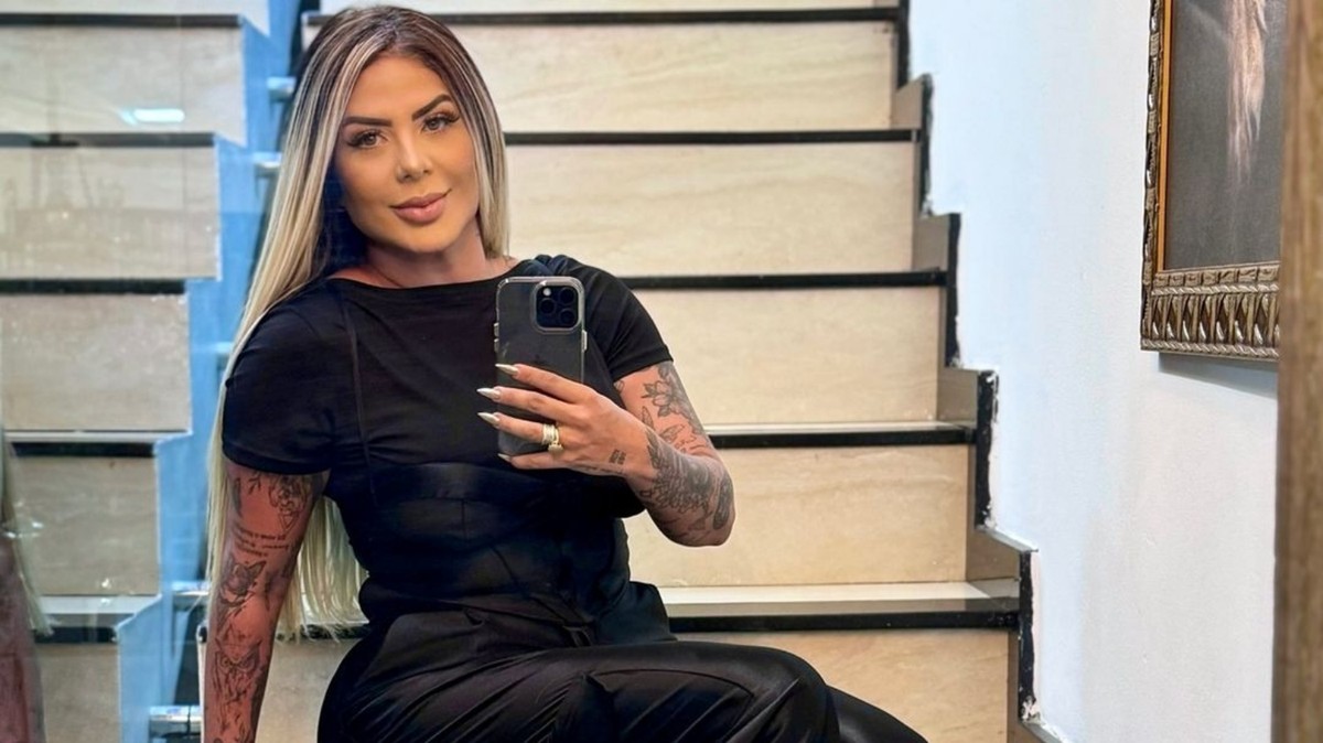 Conheça pastora que pede pix em troca de orações e ostenta vida de luxo