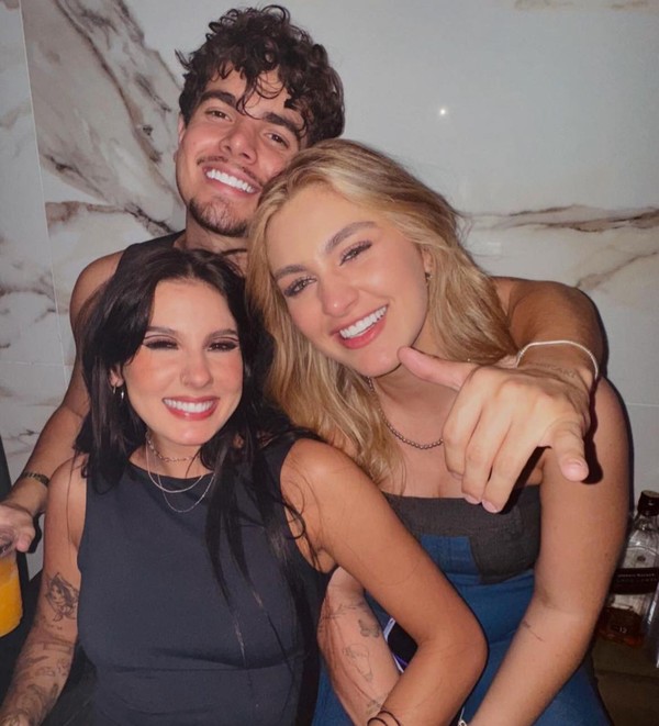 Ana Castela abre álbum de fotos de semana de aniversário de 21 anos ...