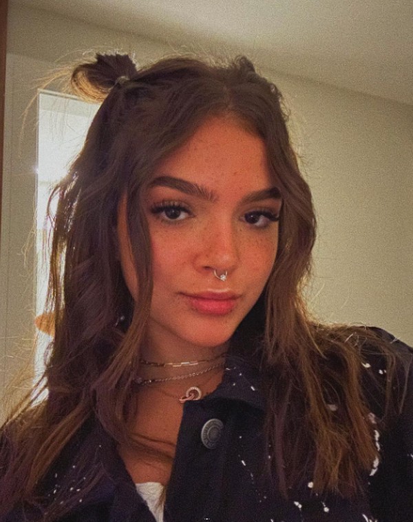 Mel Maia aposta em penteado diferente e recebe elogios: 'Perfeita'