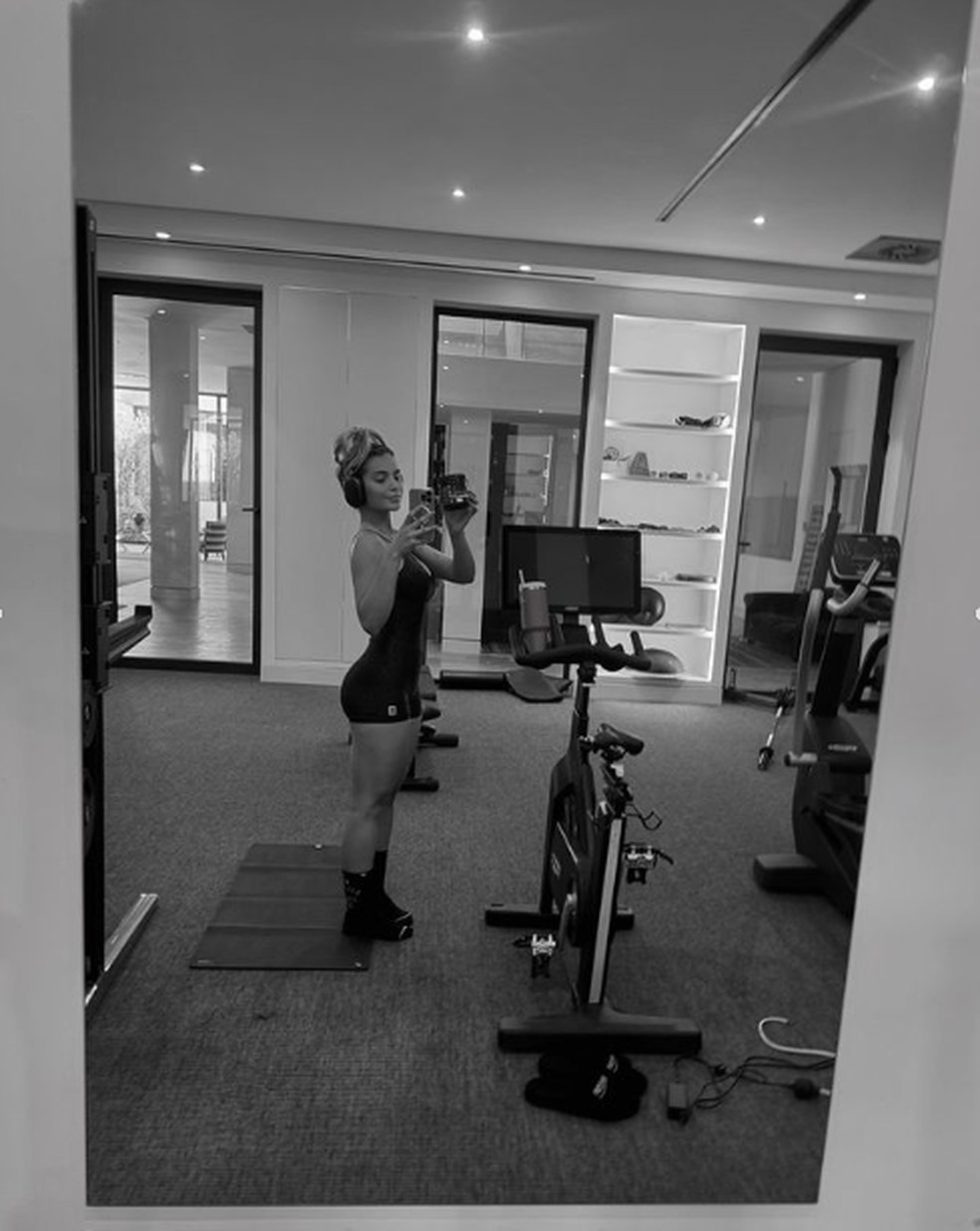 Gabriely Miranda, namorada de Endrick, abre álbum de fotos em Madrid