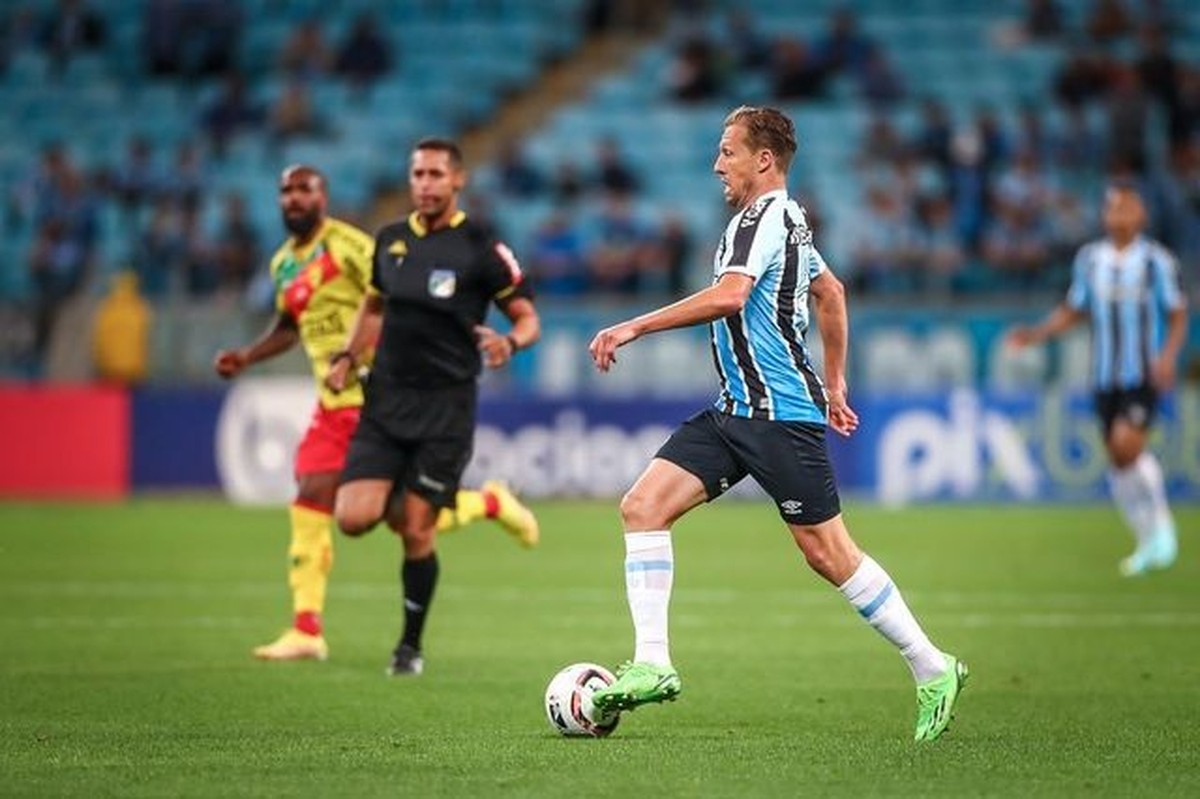 Lucas Leiva anuncia aposentadoria do Grêmio, após diagnóstico cardíaco