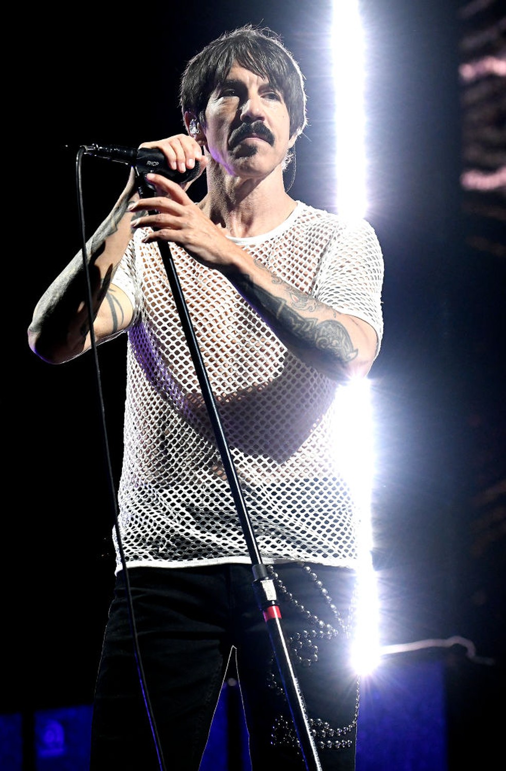 Raio-x de estilo: Anthony Kiedis é um verdadeiro camaleão da moda