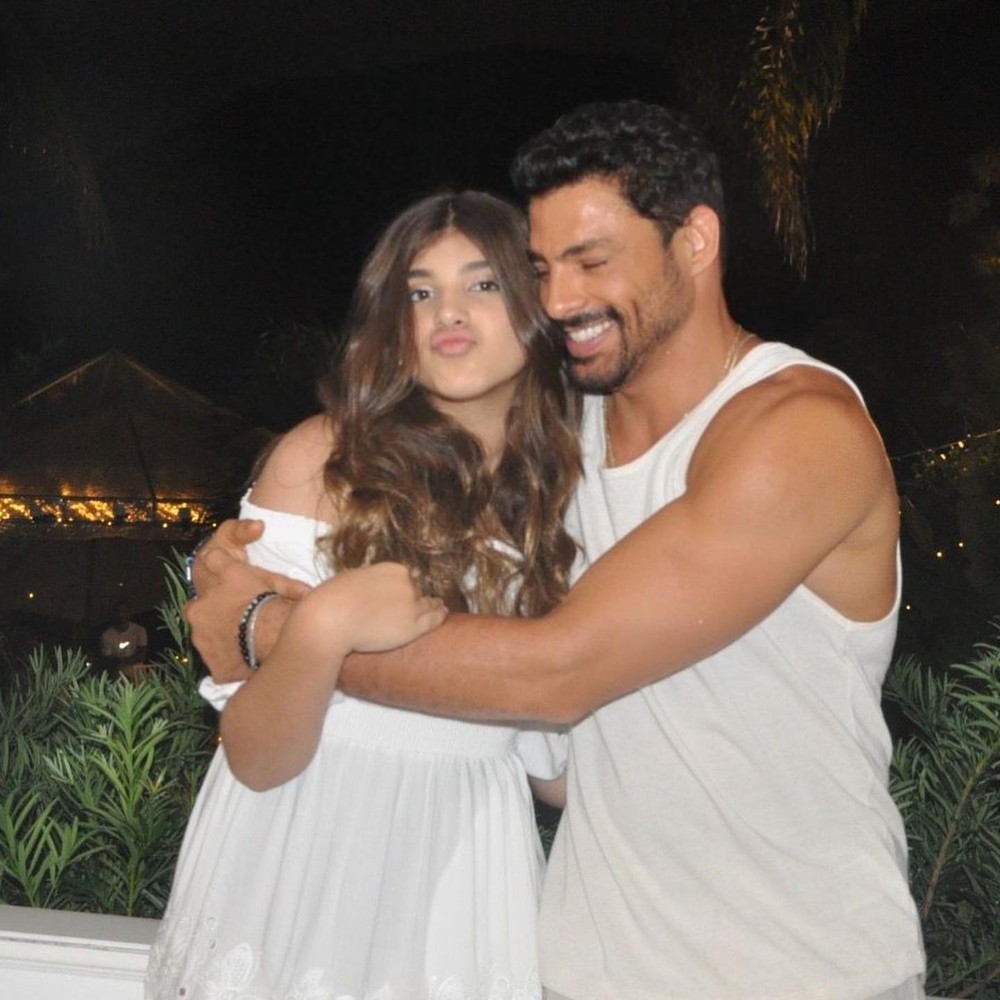 Cauã Reymond mostra Réveillon com a filha Sofia e seguidores reagem ...