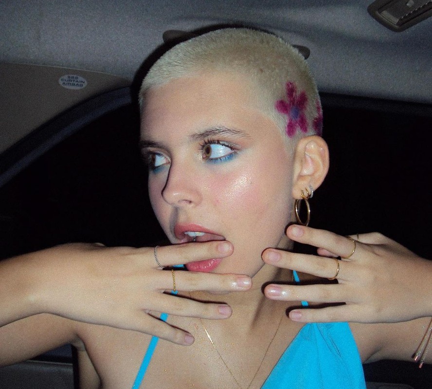 Flor Gil abre álbum de fotos com novo visual e encanta seguidores ...