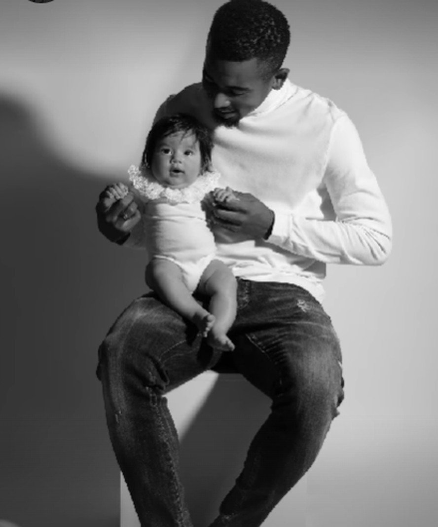 Gabriel Jesus celebra 5 meses de vida da filha, Helena: 'Princesa do papai'