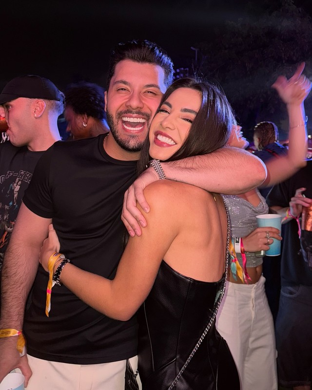 Gabriela Versiani compartilha cliques românticos com Murilo Huff: 'Dias ...