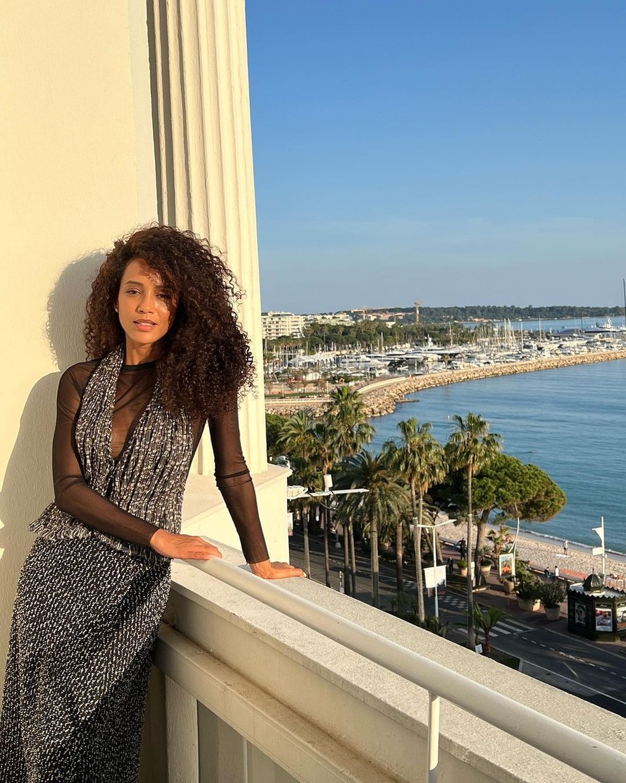 Em Cannes, Taís Araujo brilha ao fazer ensaio sob a luz do sol: ''Bonjour''