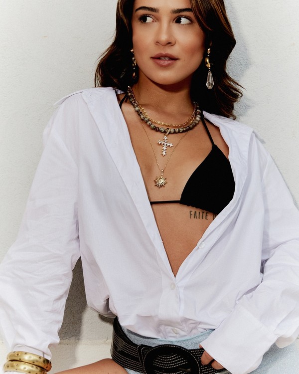 Giullia Buscacio, de 'Renascer', arranca suspiros com novo ensaio fotográfico: 'absurda'