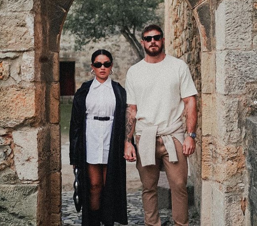 Juliette abre álbum de fotos em clima de romance com namorado em Portugal