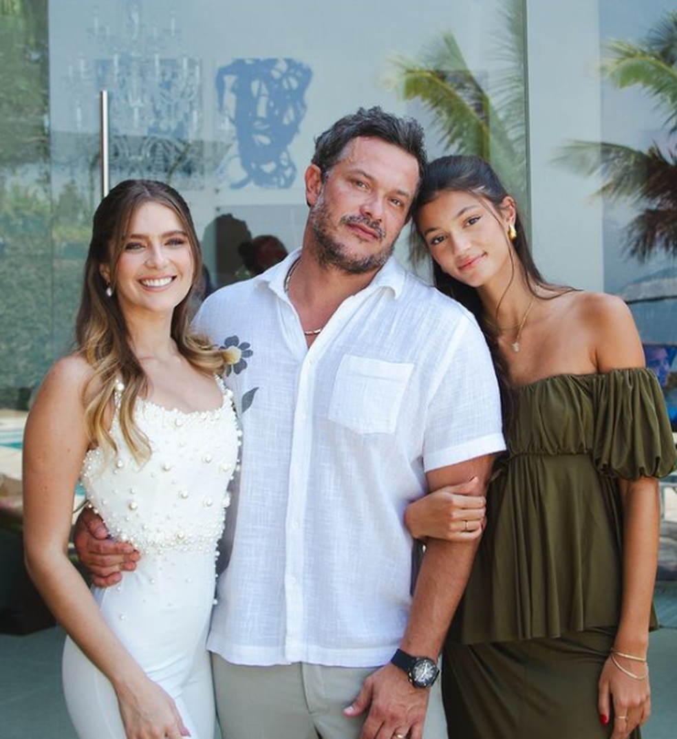 Isabella Santoni celebra aniversário de 18 anos da enteada: 'Ganhei uma ...