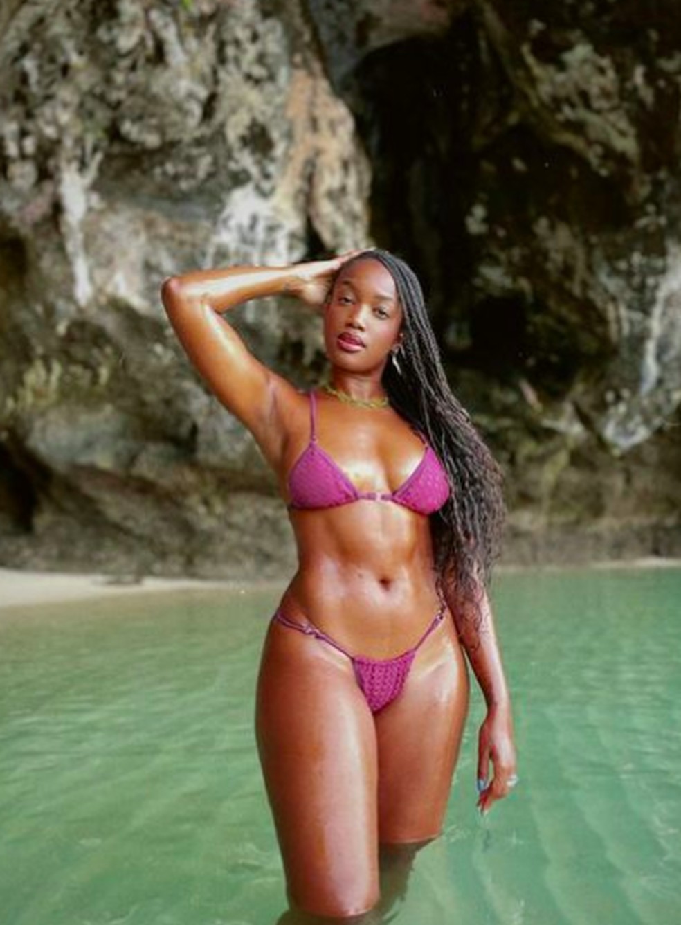 Iza posta cliques curtindo cenário paradisíaco na Tailândia e arranca elogios dos fãs