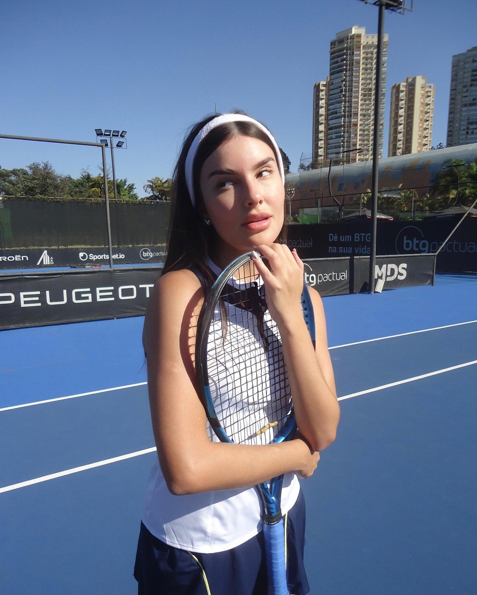 Thais Braz abre álbum jogando tênis e seguidor brinca: 'Roland Garros ...