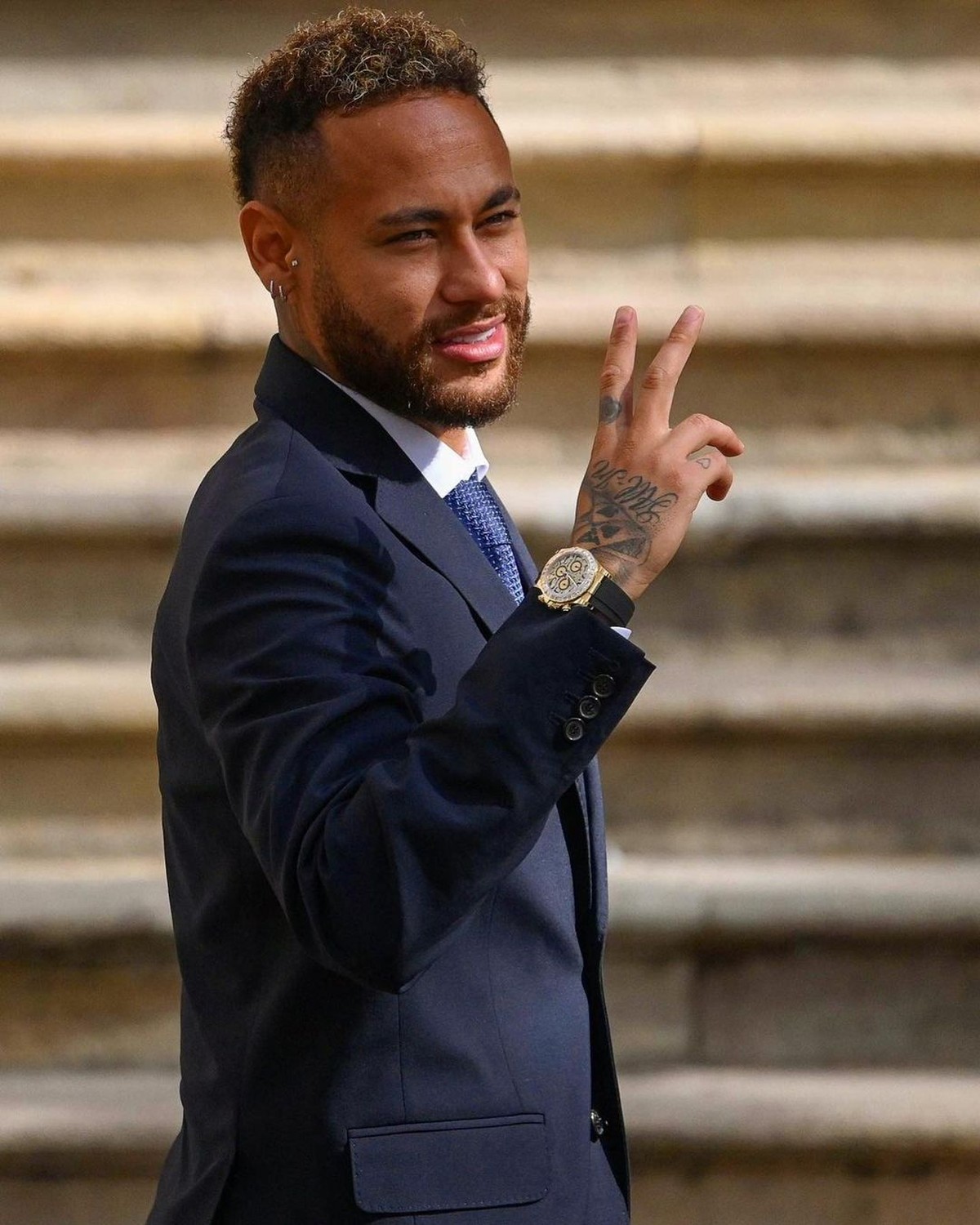 Neymar ostenta modelos de relógios Rolex que ultrapassam os R$ 2 milhões