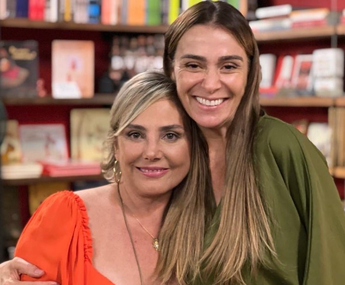 Mônica Martelli celebra aniversário de Heloísa Perissé: 'Te amo'