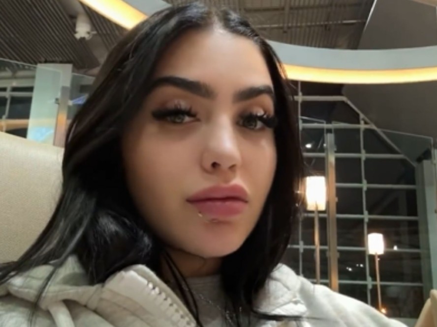 MC Mirella celebra aniversário no México, mas chora por deixar filha no ...