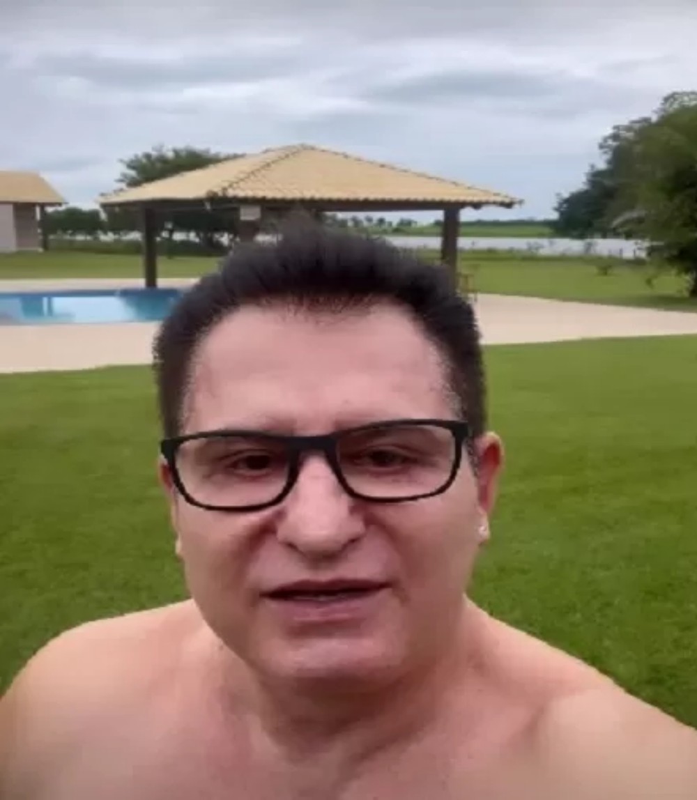 Sertanejo Marrone chama atenção com visual diferente em fazenda luxuosa ...