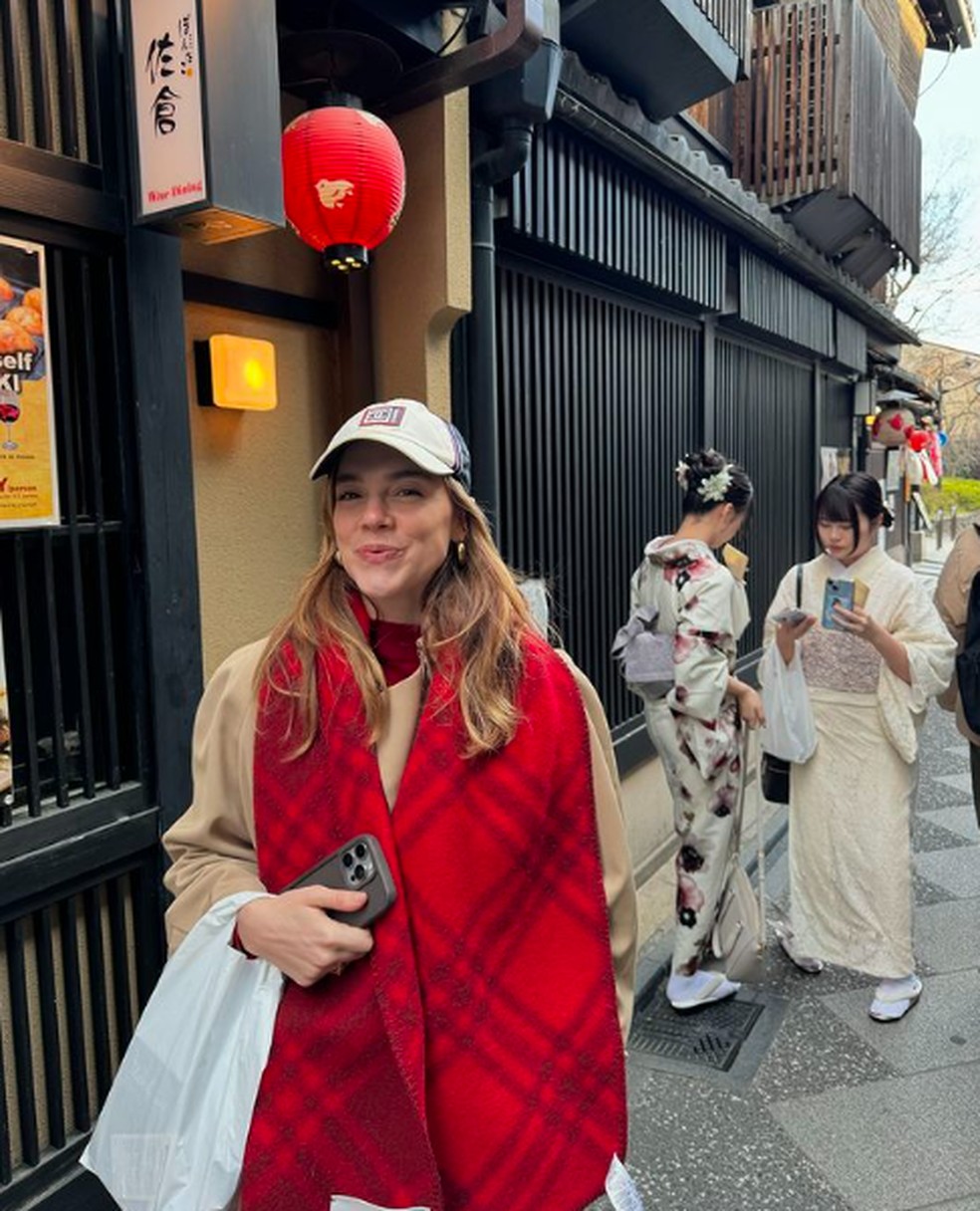 Alice Wegmann compartilha novas foto de viagem para o Japão: 'Que saudade'