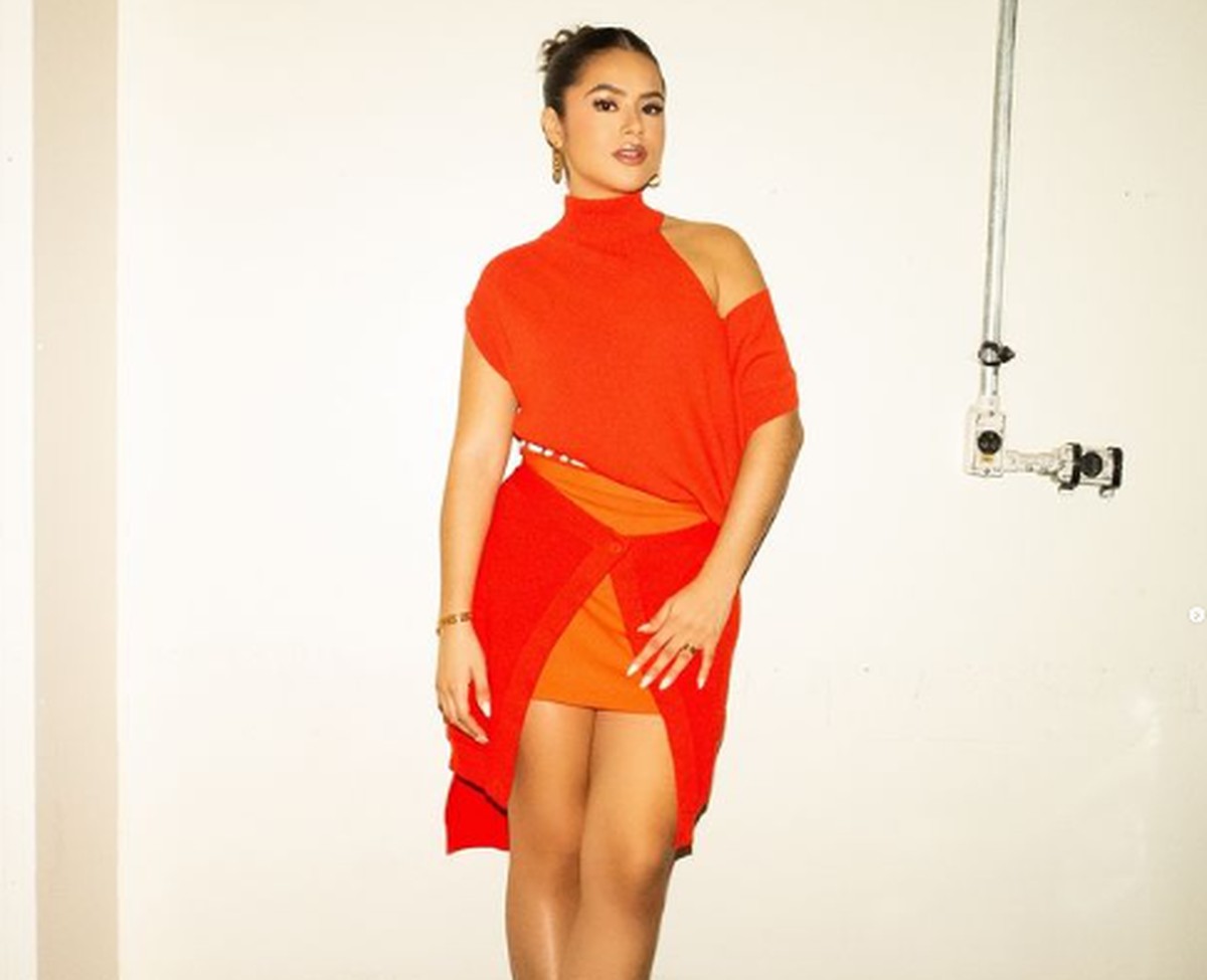 Maisa aposta em look vermelho e laranja e recebe elogios: 'Sempre linda'