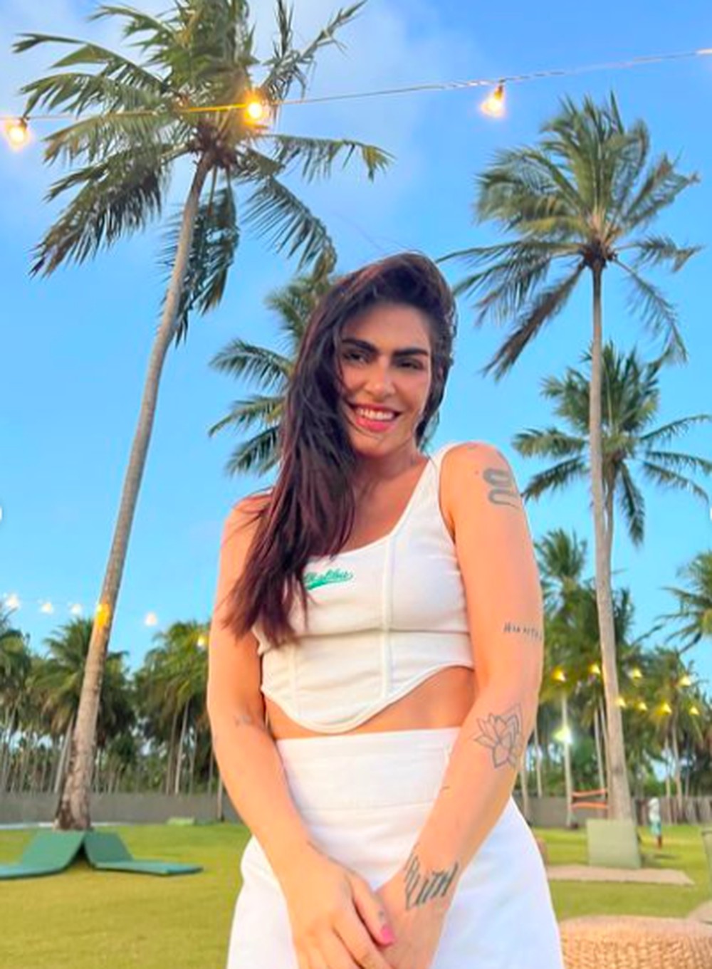 Cleo Pires posta cliques de festa de Orlando Morais nas redes ...