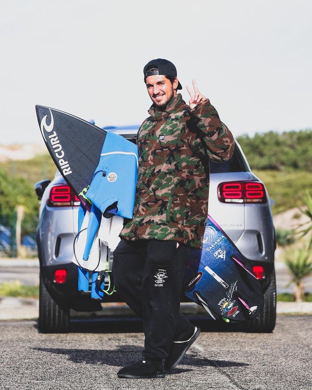 Em Portugal para WSL, Medina divulga fotos e declara: 'Feliz em estar ...