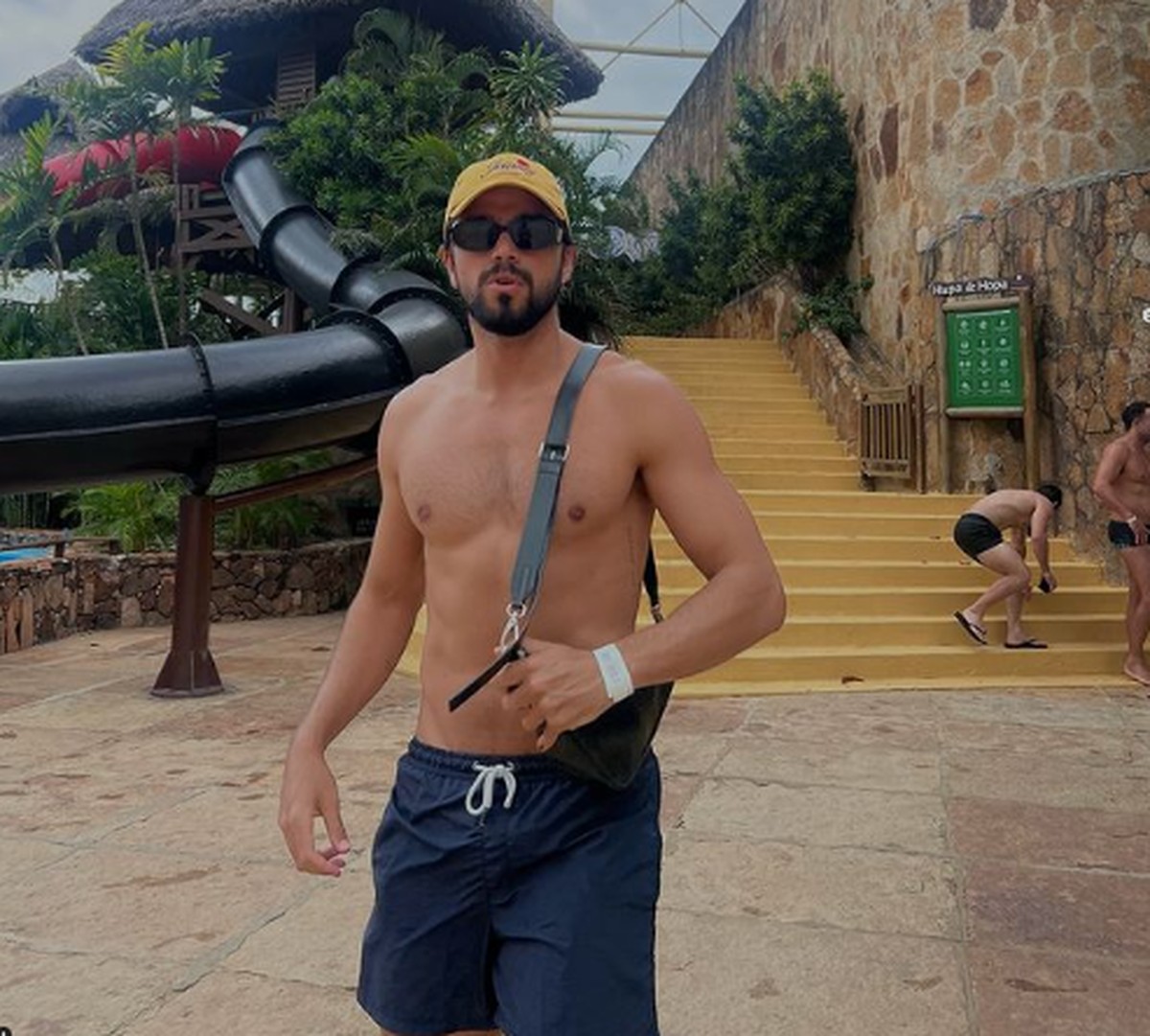 Rodrigo Simas abre álbum de viagem para Fortaleza,no Ceará