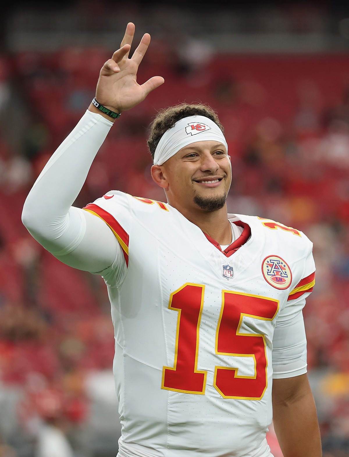 Astro da NFL, amigo de Taylor Swift e um dos maiores salários da ...