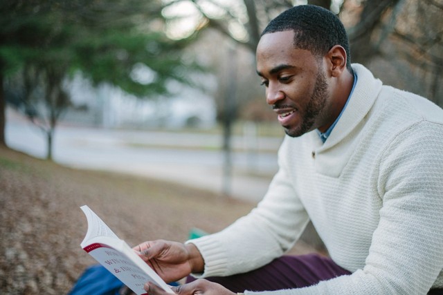 Book boyfriend: o que é tendência romântica inspirada nos livros