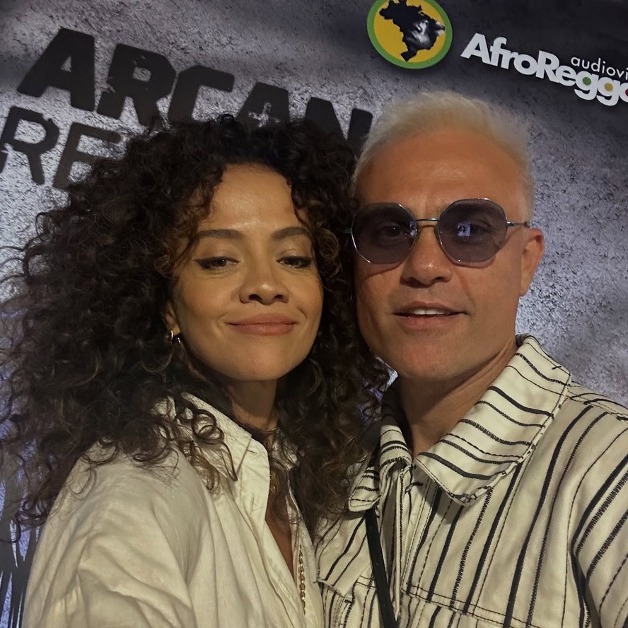 Aline Borges se declara para Alex Nader nos 15 anos de casamento ...