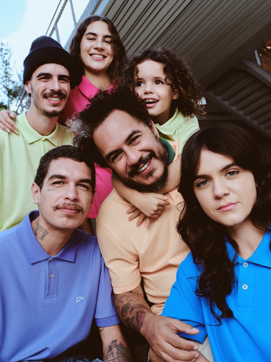 Marcelo D2 reúne filhos para regravar o hit “Loadeando”, que embala a ...