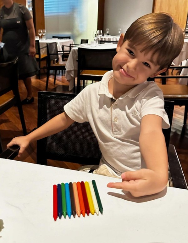 Isis Valverde posa com o filho, Rael: 'Te amo tanto'