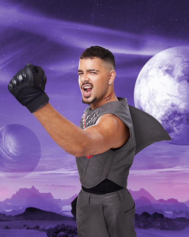 Pedro Sampaio usa fantasia de Sharkboy personalizada por 6,5 mil