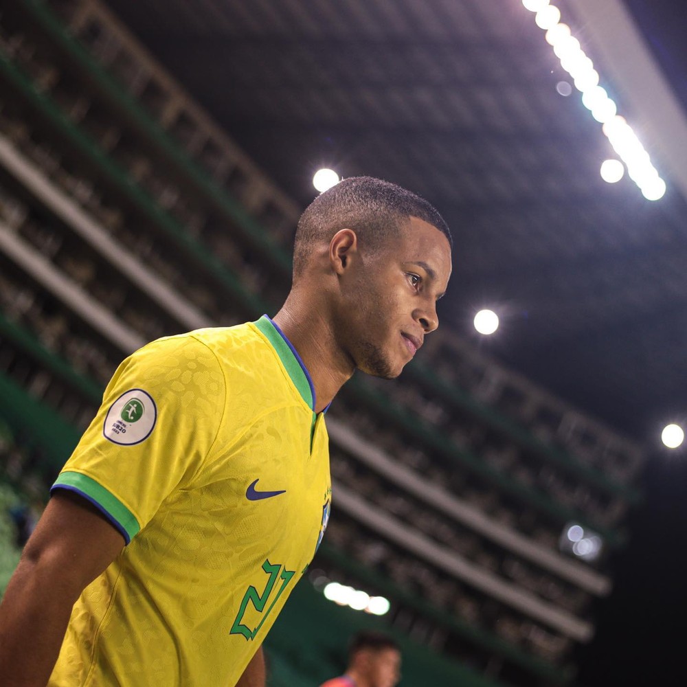 Corinthians renova contrato com Pedro, revelação da base