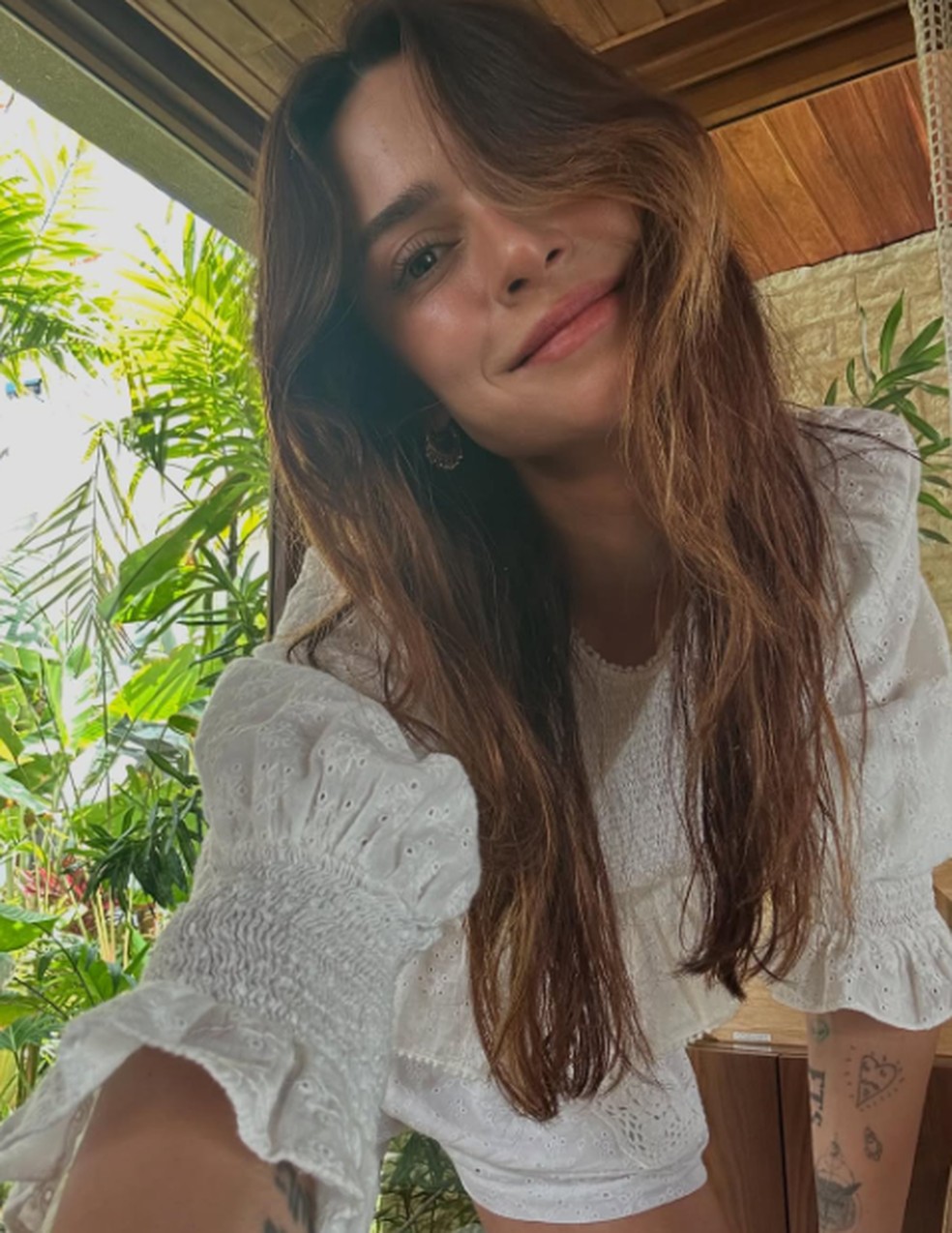 Thaila Ayala encanta com registros de viagem a Pernambuco em família