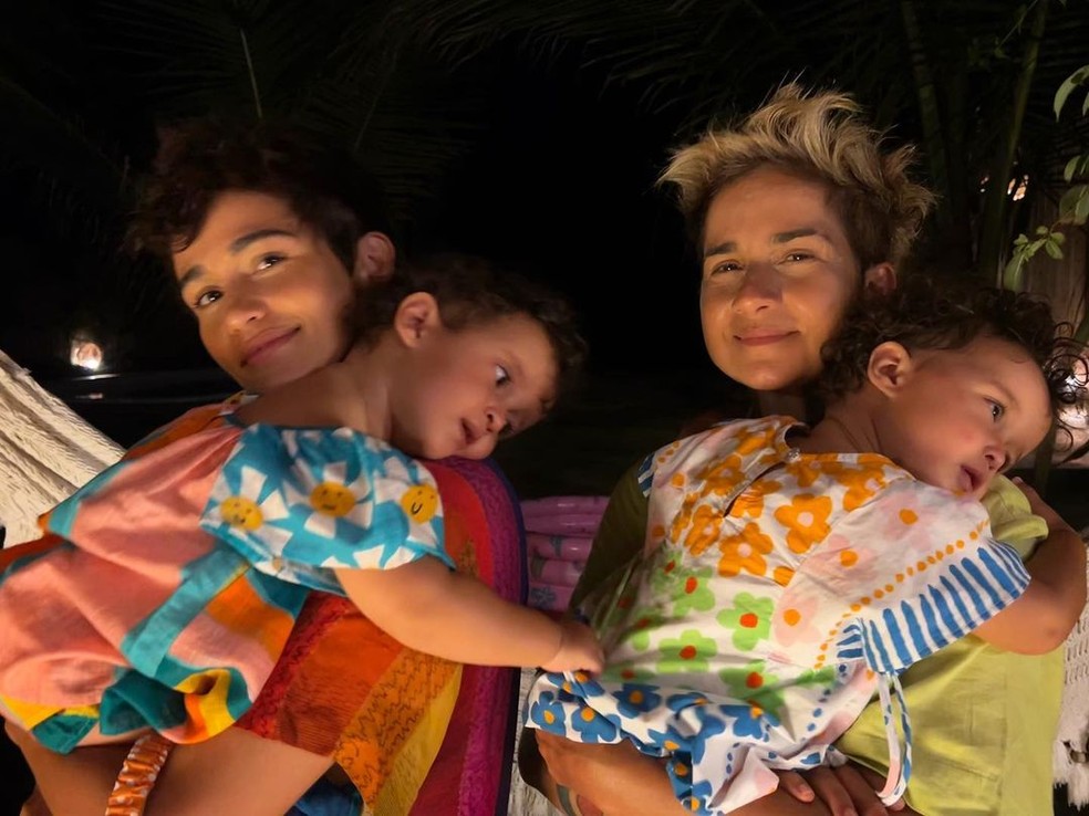 Nanda Costa e Lan Lanh completam 9 anos juntas e atriz se declara ...